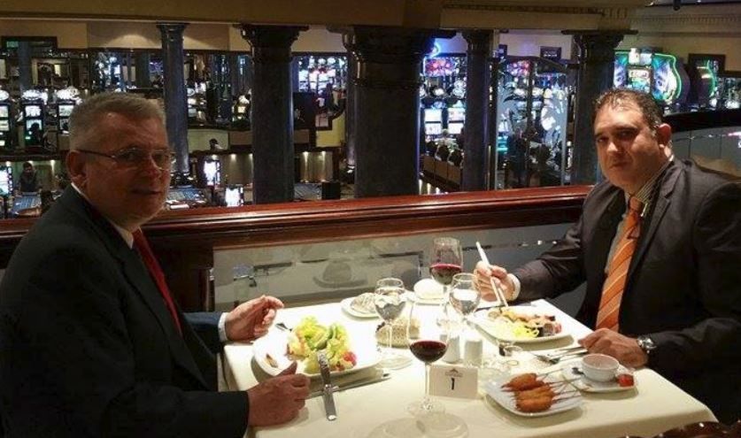 diner jlb MG² | Table rase